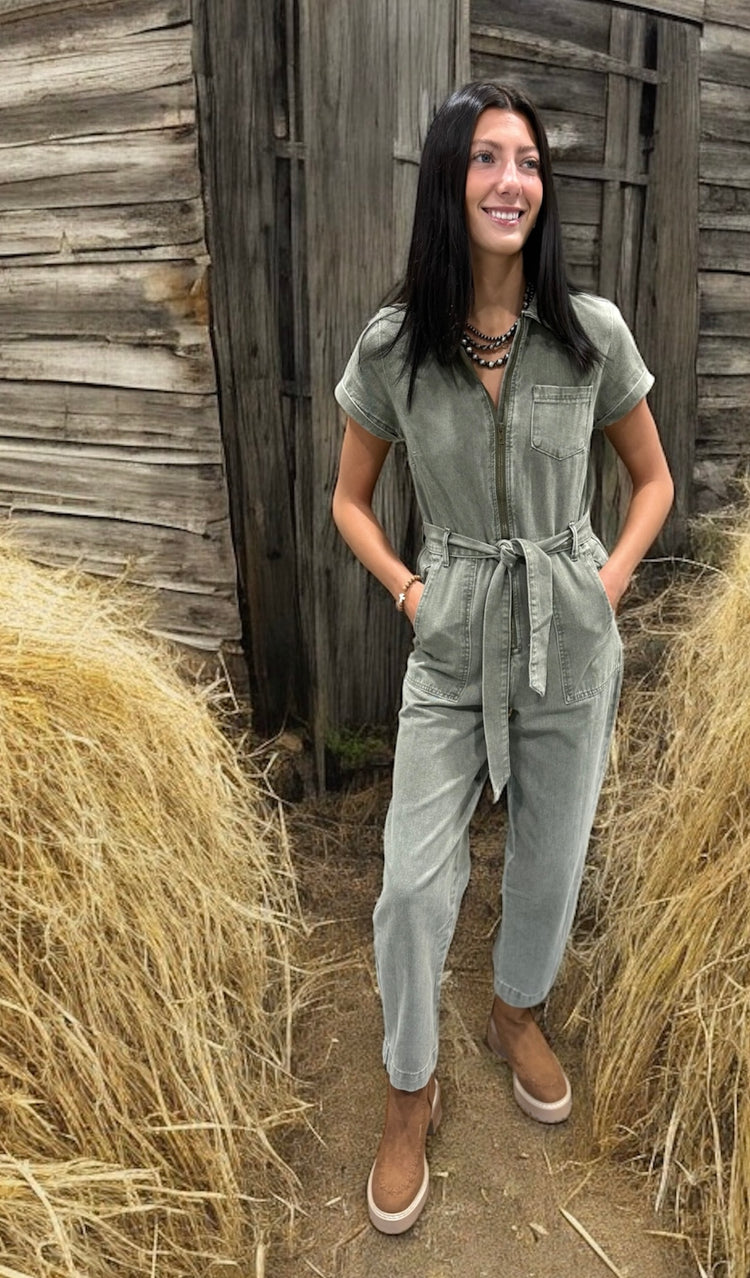 A Farm Chick’s Closet: Country-Inspired Fashion for the Rural-at-Heart ...